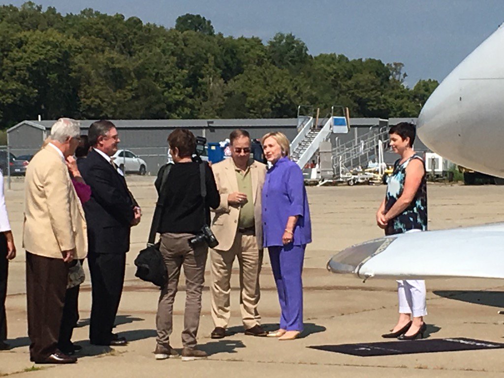 TOO TIRED TO CHANGE? Hillary wears same outfit on last three trips to ...