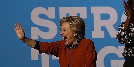PHOTO: Cameras catch Hillary 'horns' at North Carolina rally ...