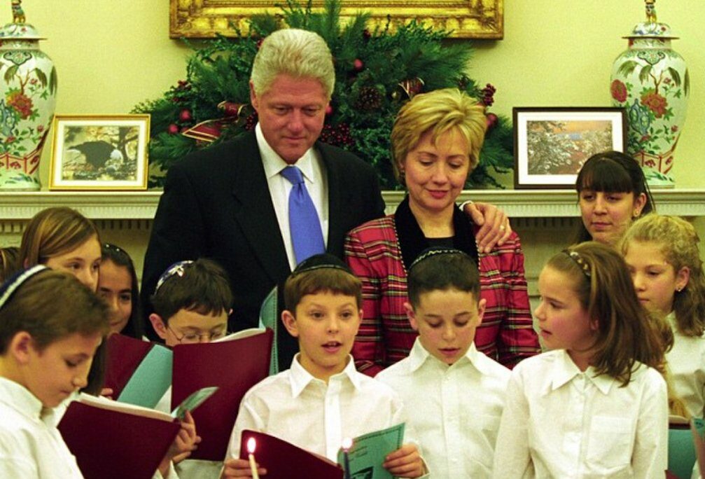 2020 VISION? Hillary shares Hanukkah message - with photo from White ...